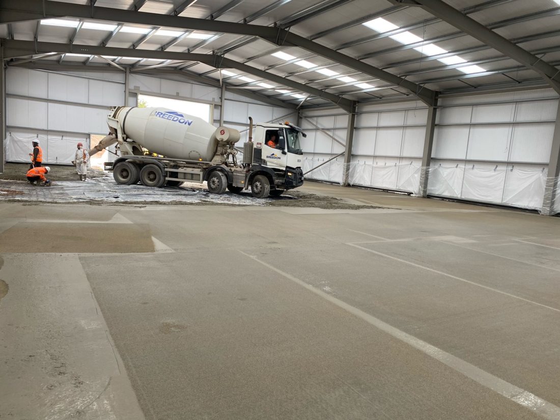 Jointless steel fibre reinforced industrial concrete flooring in ...