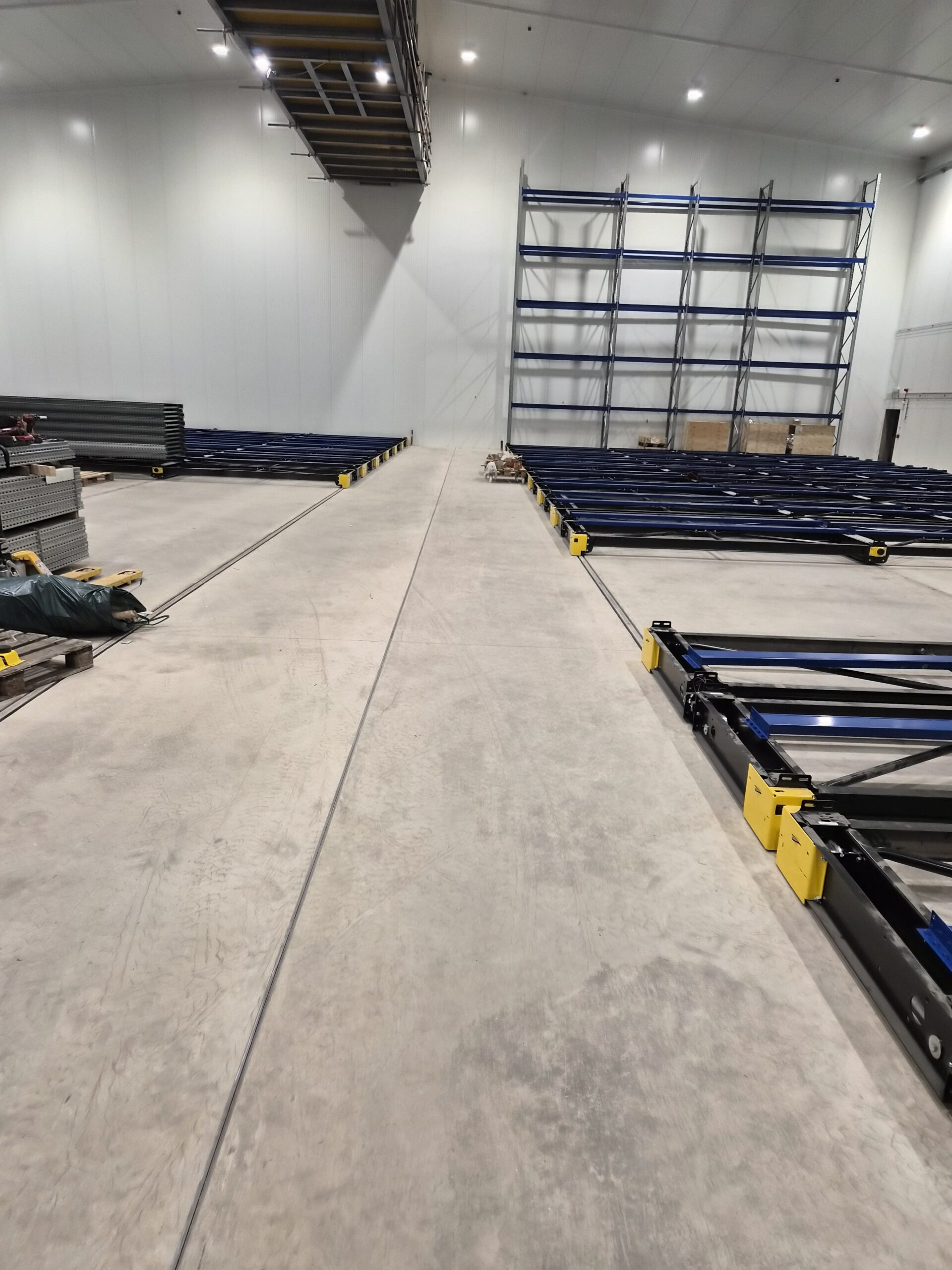 Cold store concrete floor slabs suitable for mobile racking systems ...